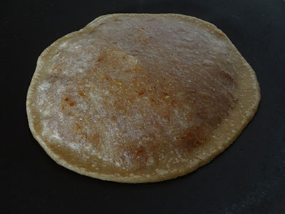 Shenga holige recipe | How to make kadlekai obbattu | Peanut poli using ...